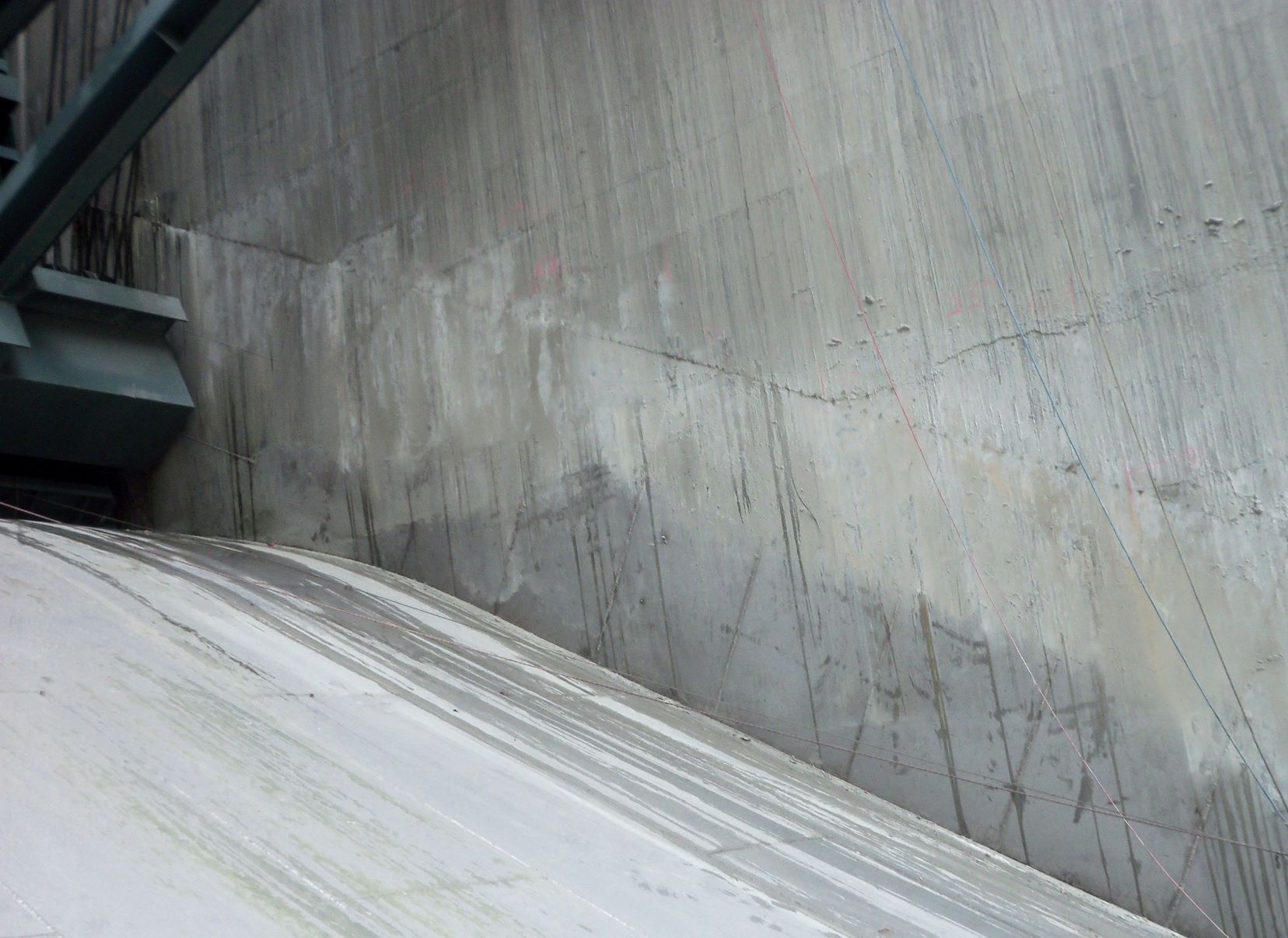 Reinforcement Technology for Complex Dam Leakage